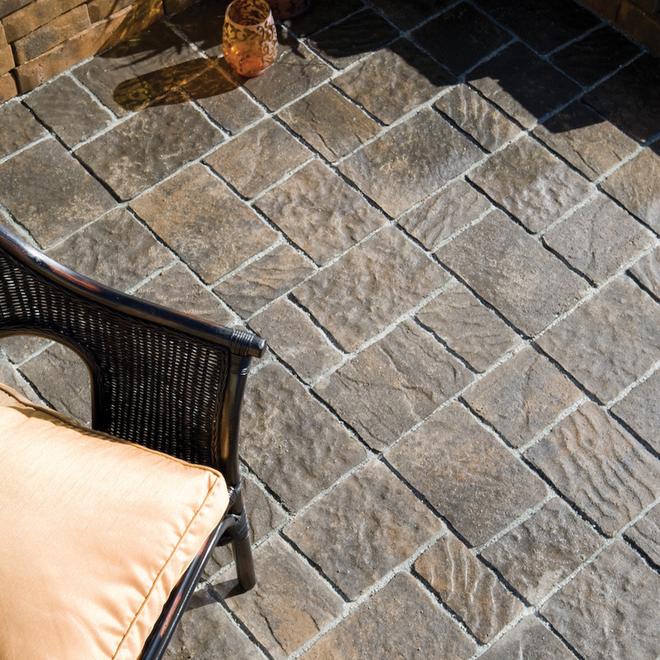 Oldcastle Quadral Patio Slab Cobblestone Style Earth Blend - 16 x 16 x 2-in 12050054 | Réno-Dépôt